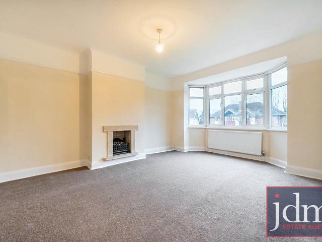 2 bed First Floor Flat to Let for rent in Durham Road, Bromley