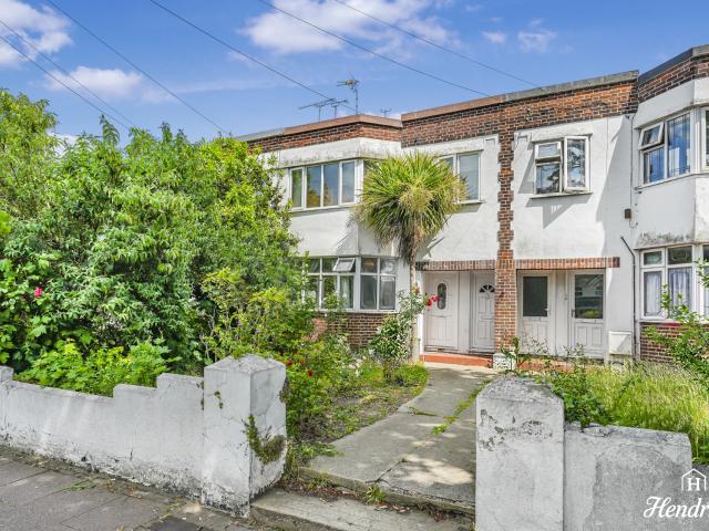 2 Bed For Sale in Southend on sea