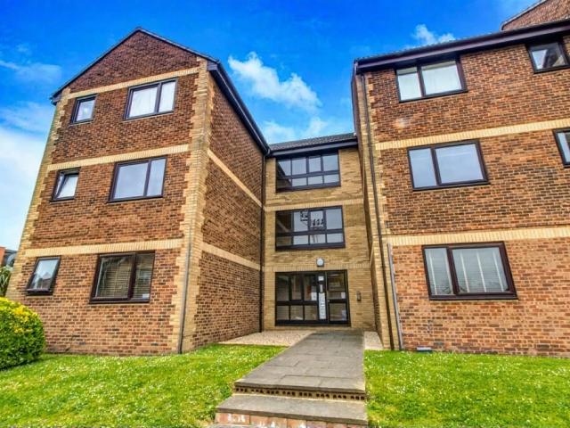 2 Bed For Sale in Southend on sea