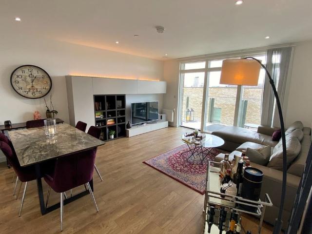 2 Bed Flat, Madeira Street, E14