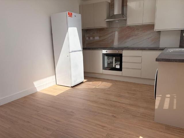 2 Bed Flat, Manbey Grove, E15