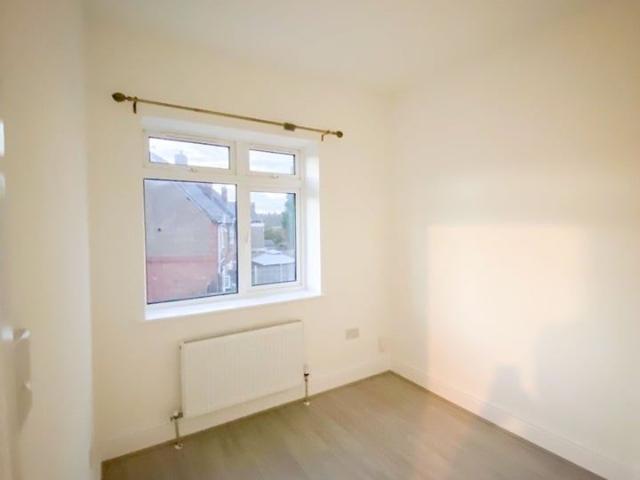 2 Bed Flat, Manton House, CV2