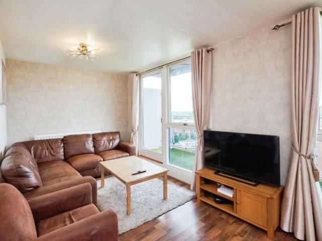 2 Bed Flat, Mason Way, B15