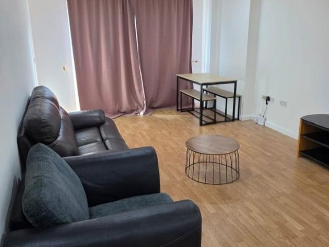 2 Bed Flat, Masshouse Plaza, B5