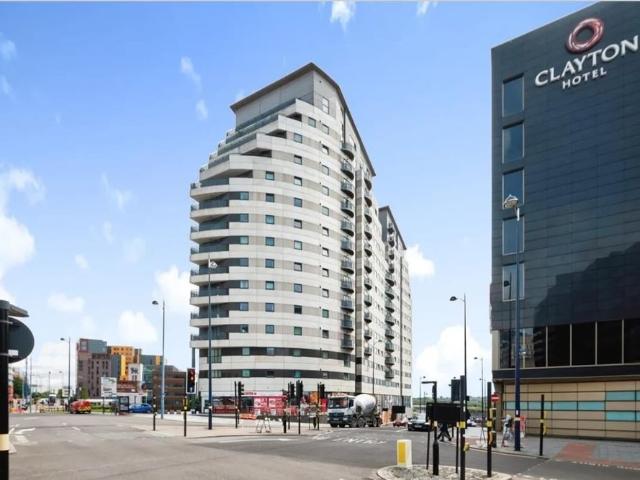2 Bed Flat, Masshouse Plaza, B5