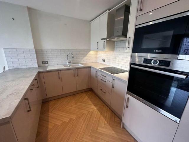 2 Bed Flat, Masson Place, M4