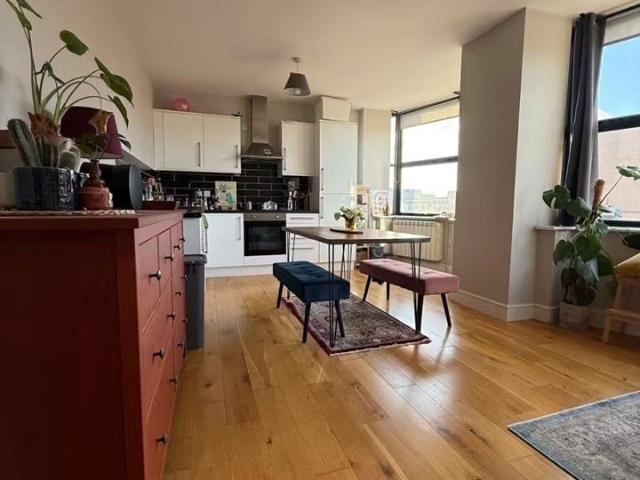 2 Bed Flat, Mare Street, E8