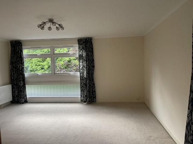 2 Bed Flat, Maresfield, CR0