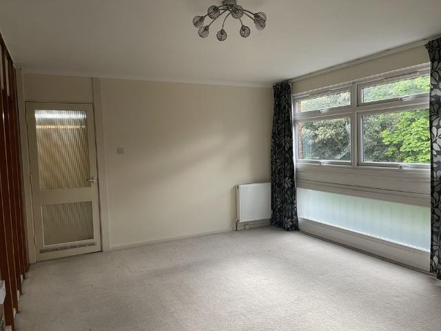 2 Bed Flat, Maresfield, CR0