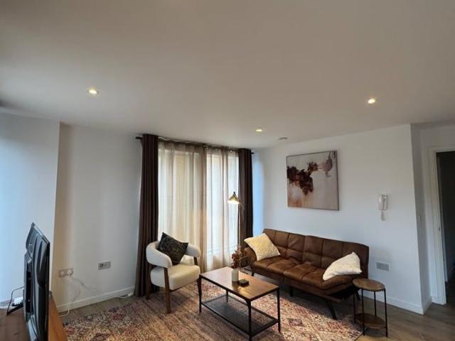 2 Bed Flat, Marque House, CB2
