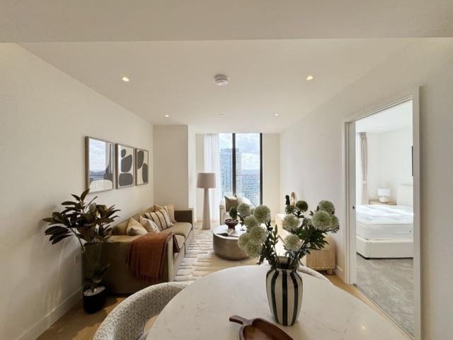 2 Bed Flat, Marsh Wall, E14