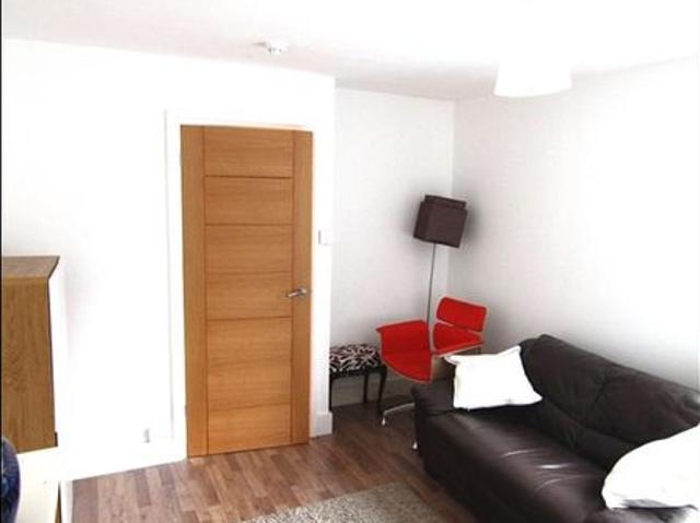 2 Bed Flat, Mayflower Road, SW9