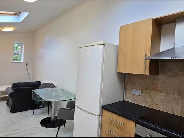 2 Bed Flat, Meanwood Road, LS6