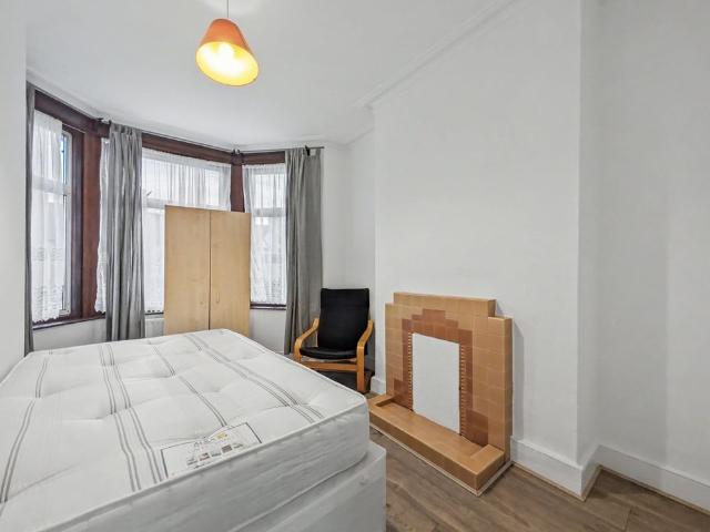 2 Bed Flat, Meads Road, N22