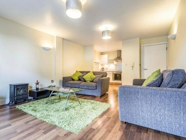 2 Bed Flat, Medlock Place, M15