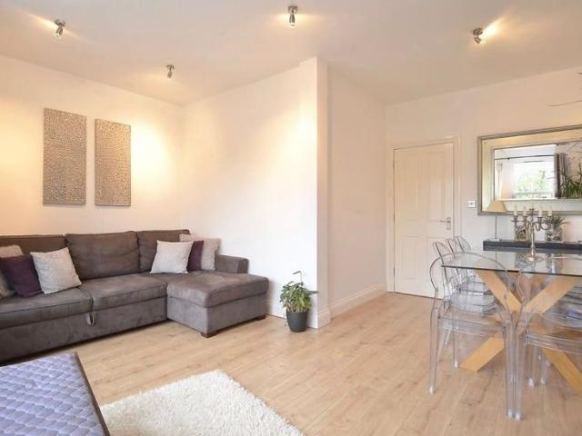 2 Bed Flat, Melbourne Grove, SE22