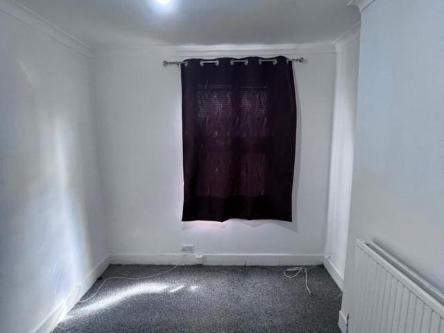 2 Bed Flat, Melford Road, IG1
