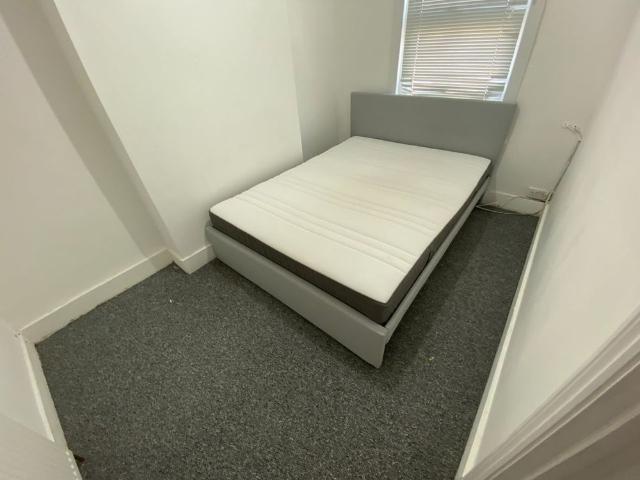 2 Bed Flat, Melford Road, IG1