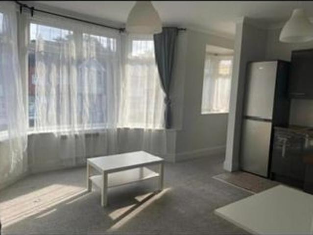 2 Bed Flat, Melfort Road, CR7