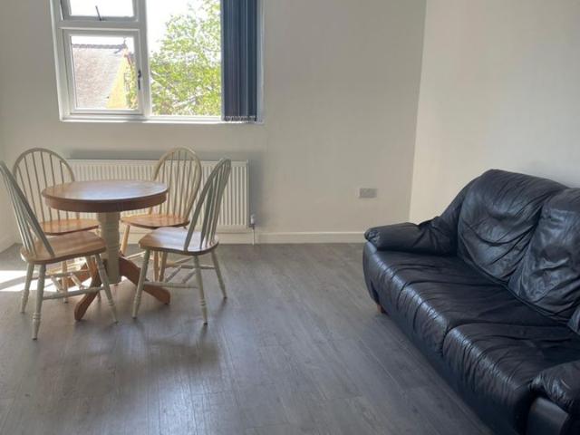 2 Bed Flat, Melton Road, LE4