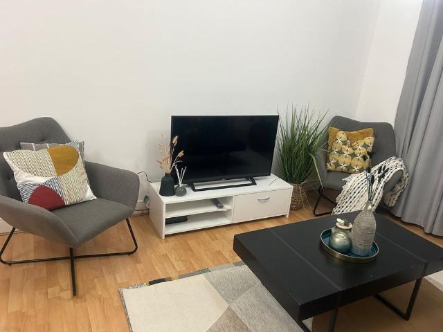 2 Bed Flat, Meridian Court, SE13