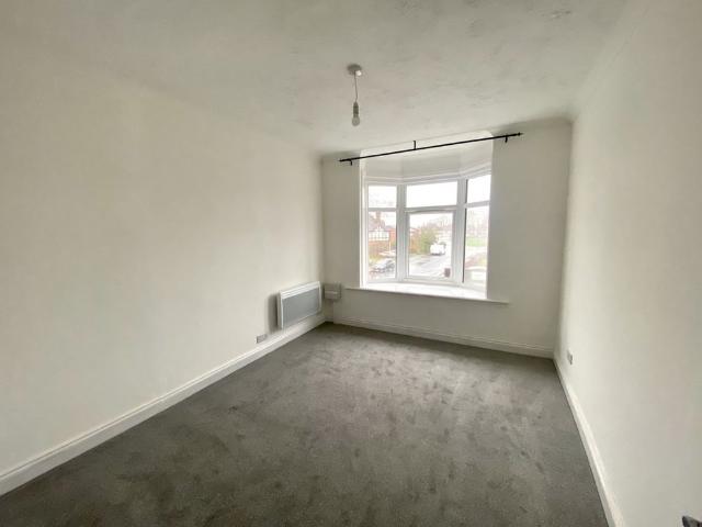 2 Bed Flat, Merryoak Road, SO19