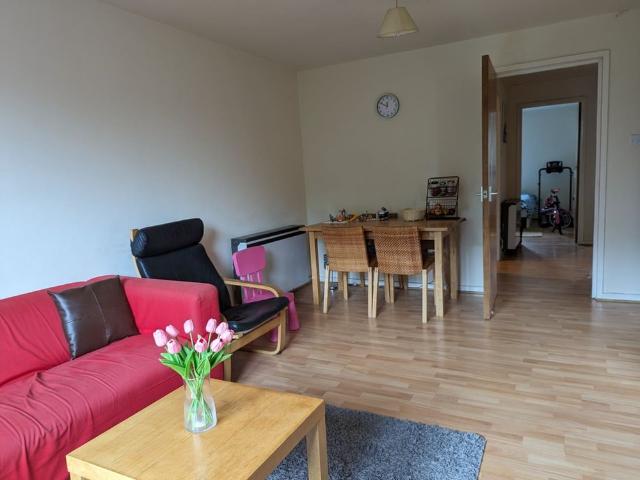 2 Bed Flat, Milnpark Gardens, G41