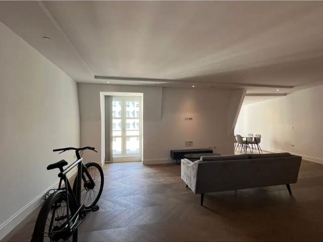 2 Bed Flat, Millbank, SW1P