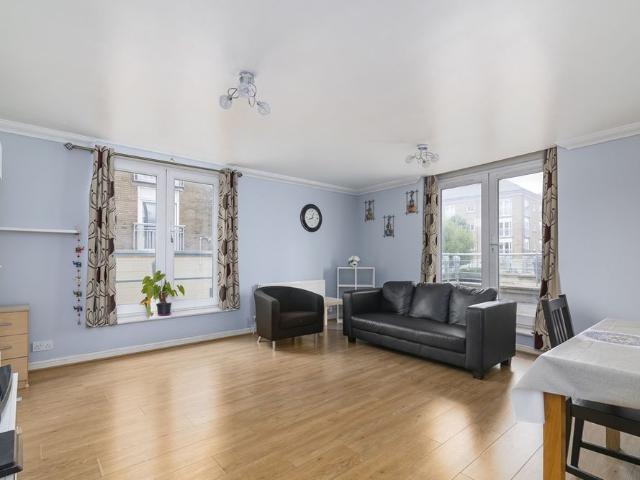 2 Bed Flat, Millenium Drive, E14