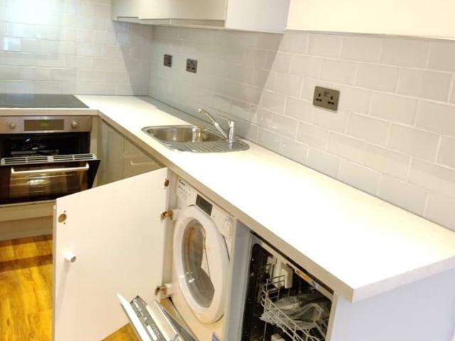 2 Bed Flat, Mitcham Lane, SW16