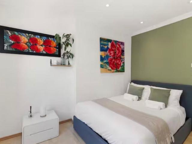 2 Bed Flat, Moorhouse Road, W2