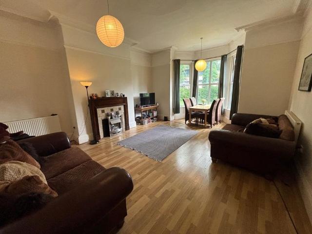 2 Bed Flat, Moorland Hall, LS3
