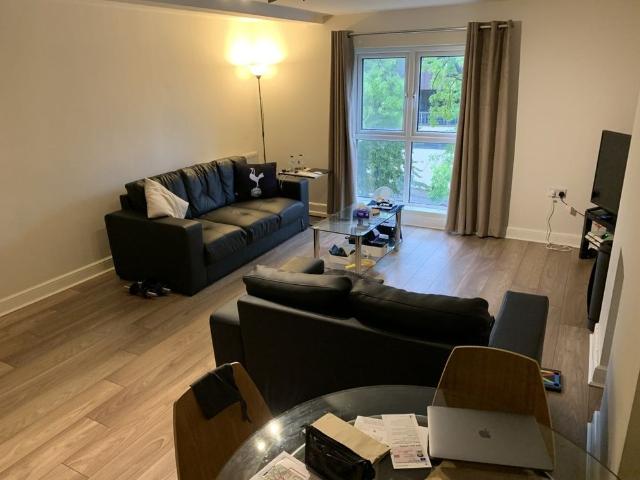 2 Bed Flat, Moorland Hall, LS3