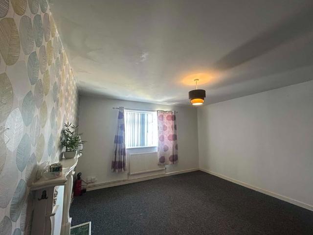 2 Bed Flat, Mona Street, CH41
