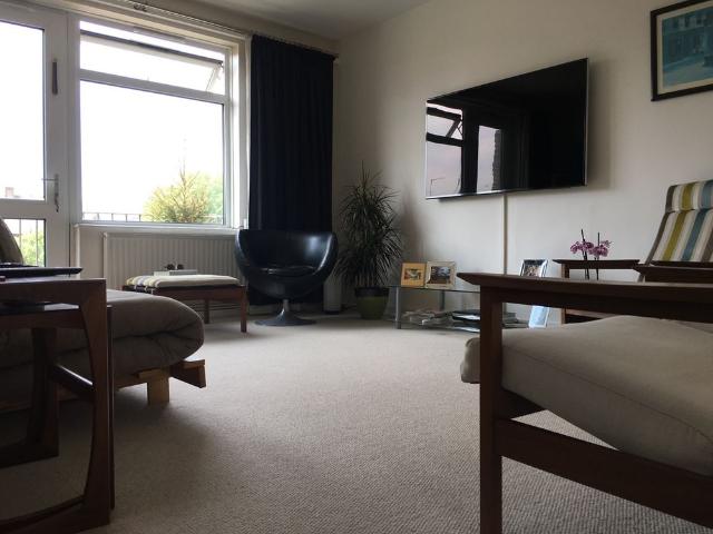 2 Bed Flat, Morgan Court, SW11