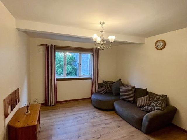2 Bed Flat, Morrison Drive, AB10