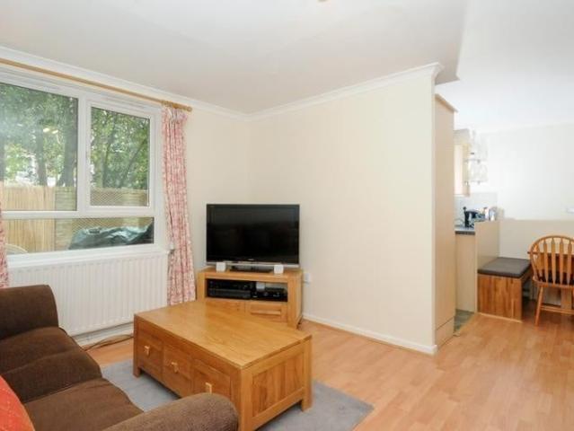 2 Bed Flat, Napier Terrace, N1
