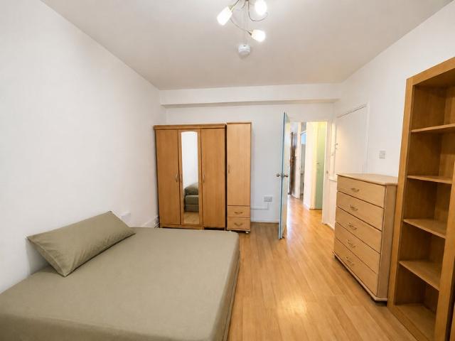 2 Bed Flat Near Kings Cross & Euston Square