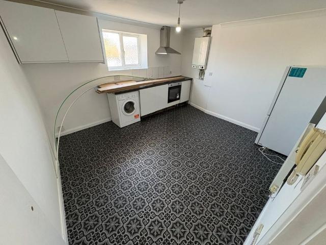 2 Bed Flat, Neasden Lane, NW10