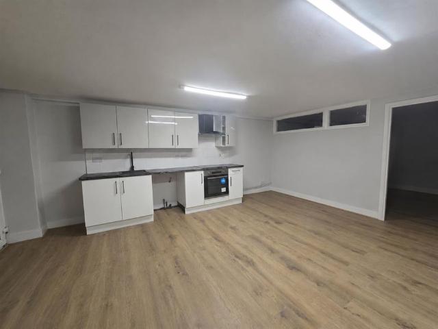 2 Bed Flat, New Cross Road, SE14