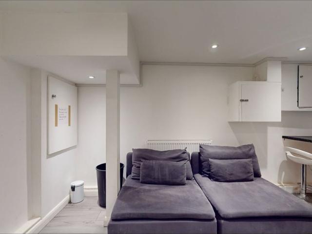 2 Bed Flat, Newington Butts, SE11