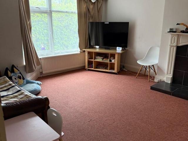 2 Bed Flat, Nethergreen Road, S11