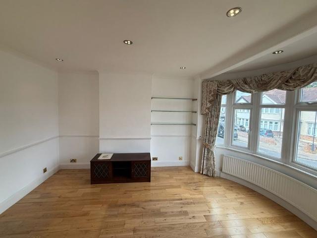 2 Bed Flat, Nibthwaite Road, HA1