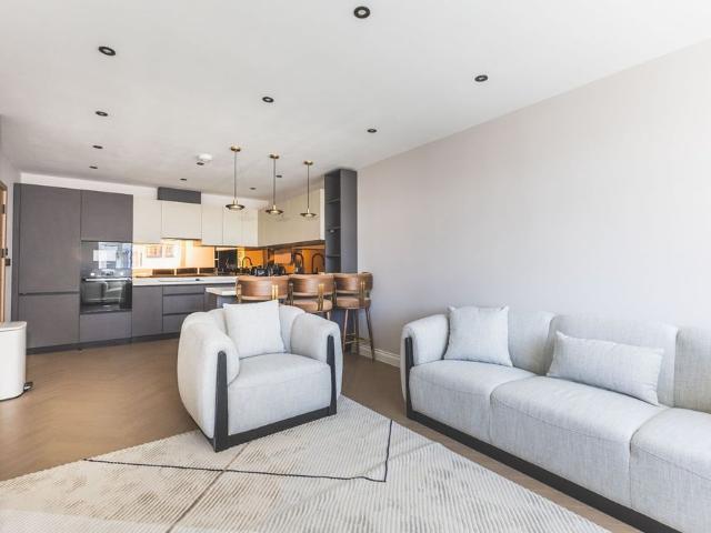 2 Bed Flat, Nile House, E1