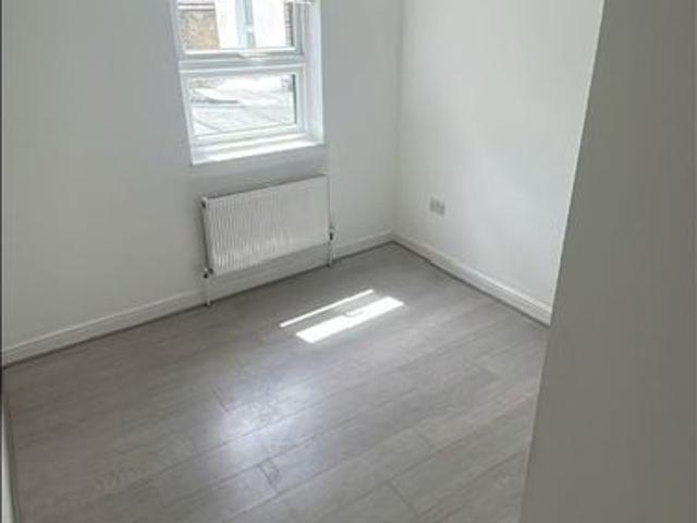 2 Bed Flat, North Cross Road, SE22