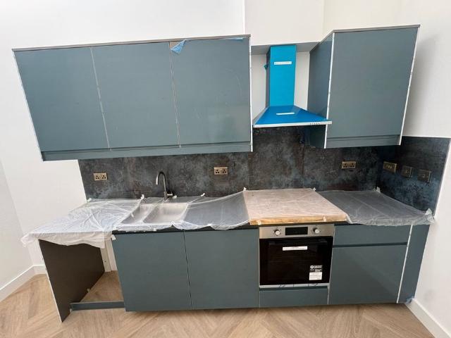 2 Bed Flat, North End, CR0