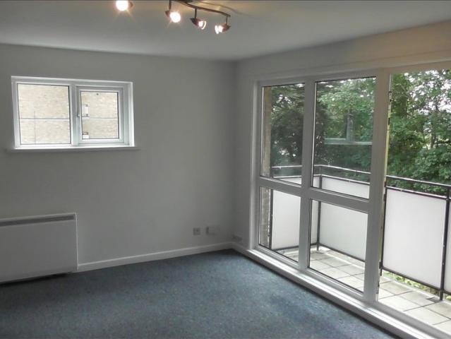 2 Bed Flat, Northover Close, BS9