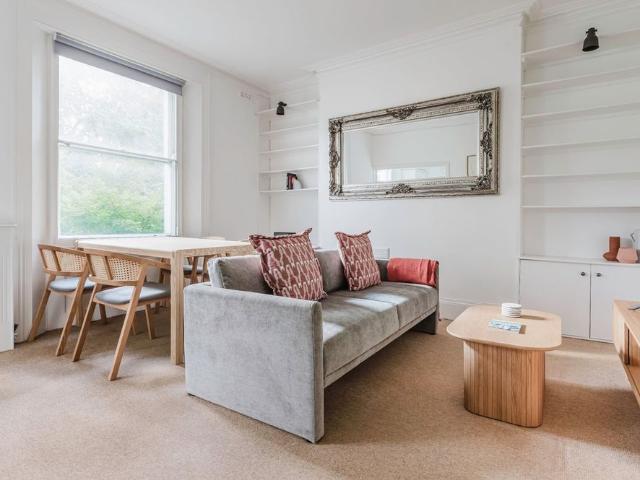 2 Bed Flat, Oval Road, NW1