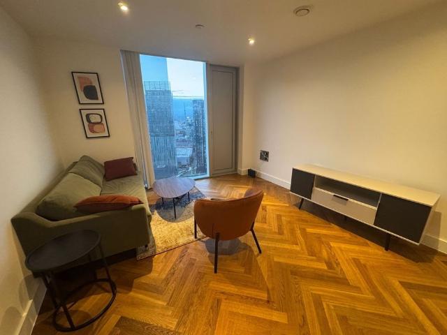 2 Bed Flat, Owen St, M15