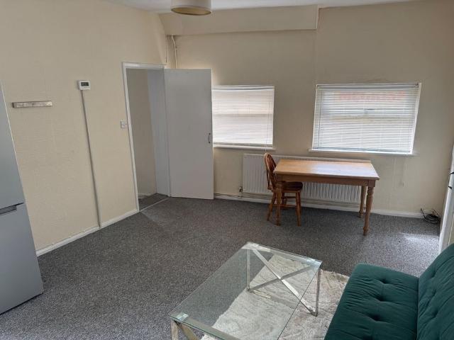 2 Bed Flat, Oxford Road, RG30